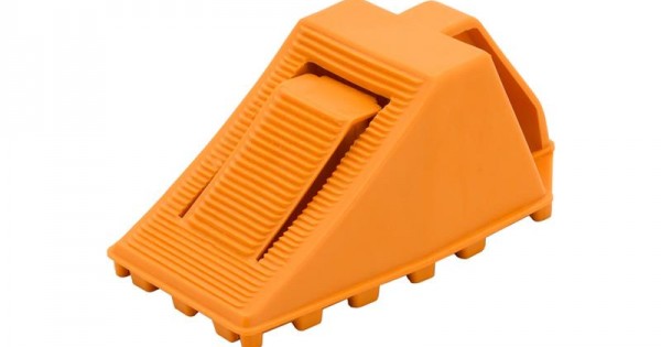 Klin pod koleso s brzdou / CAR | OPTIM.sk